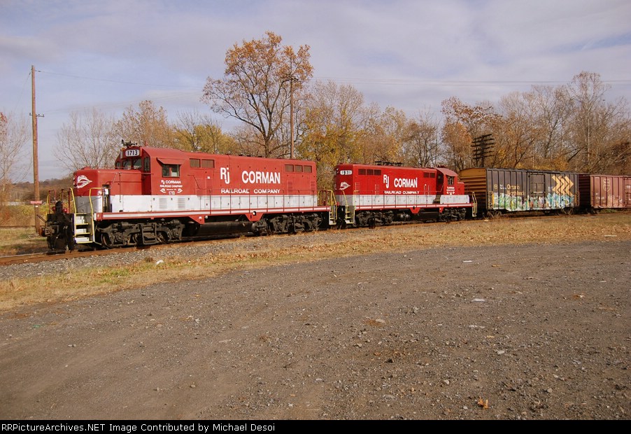 RJCR 1713 & 1831 have just finished swithcing the NS interchange